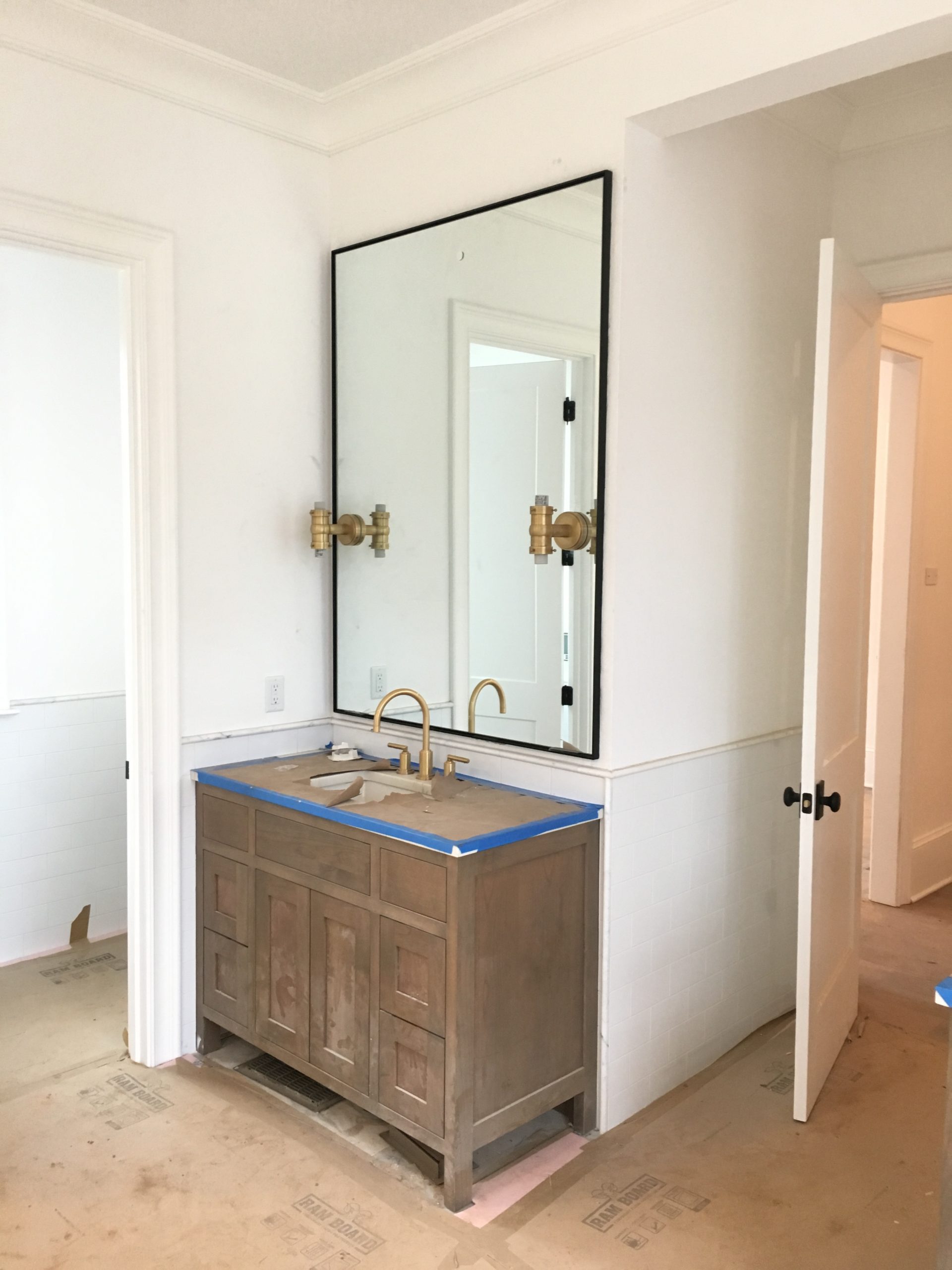 HOUSE TOUR: A style of its own, from the outside in - Lynn Blackwell ...